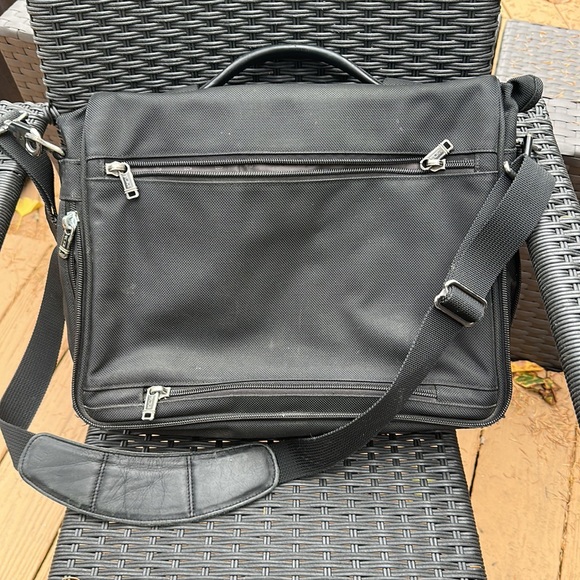 Tumi | Bags | Tumi Over The Shoulder Laptop Bag Good Used Condition ...